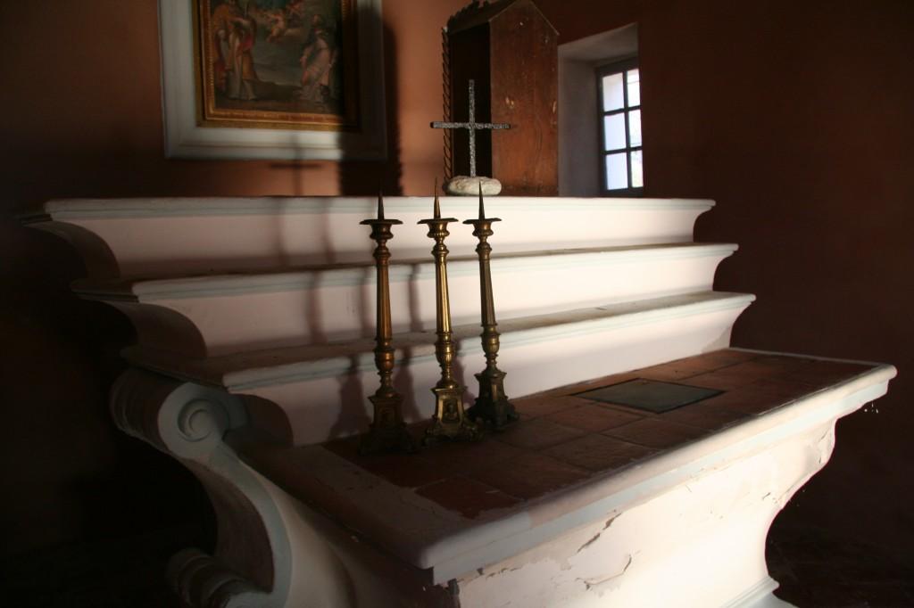 St-Roch : la chapelle aux galets « Chemin de lumière